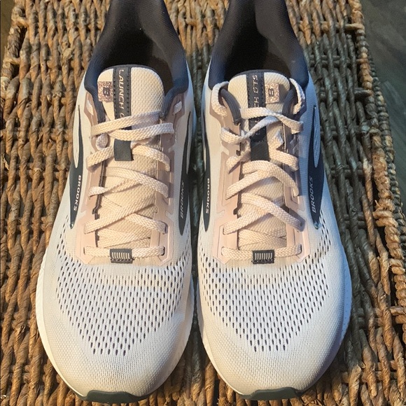 Brooks | Shoes | Brooks White And Blue Running Shoes Size 2 | Poshmark